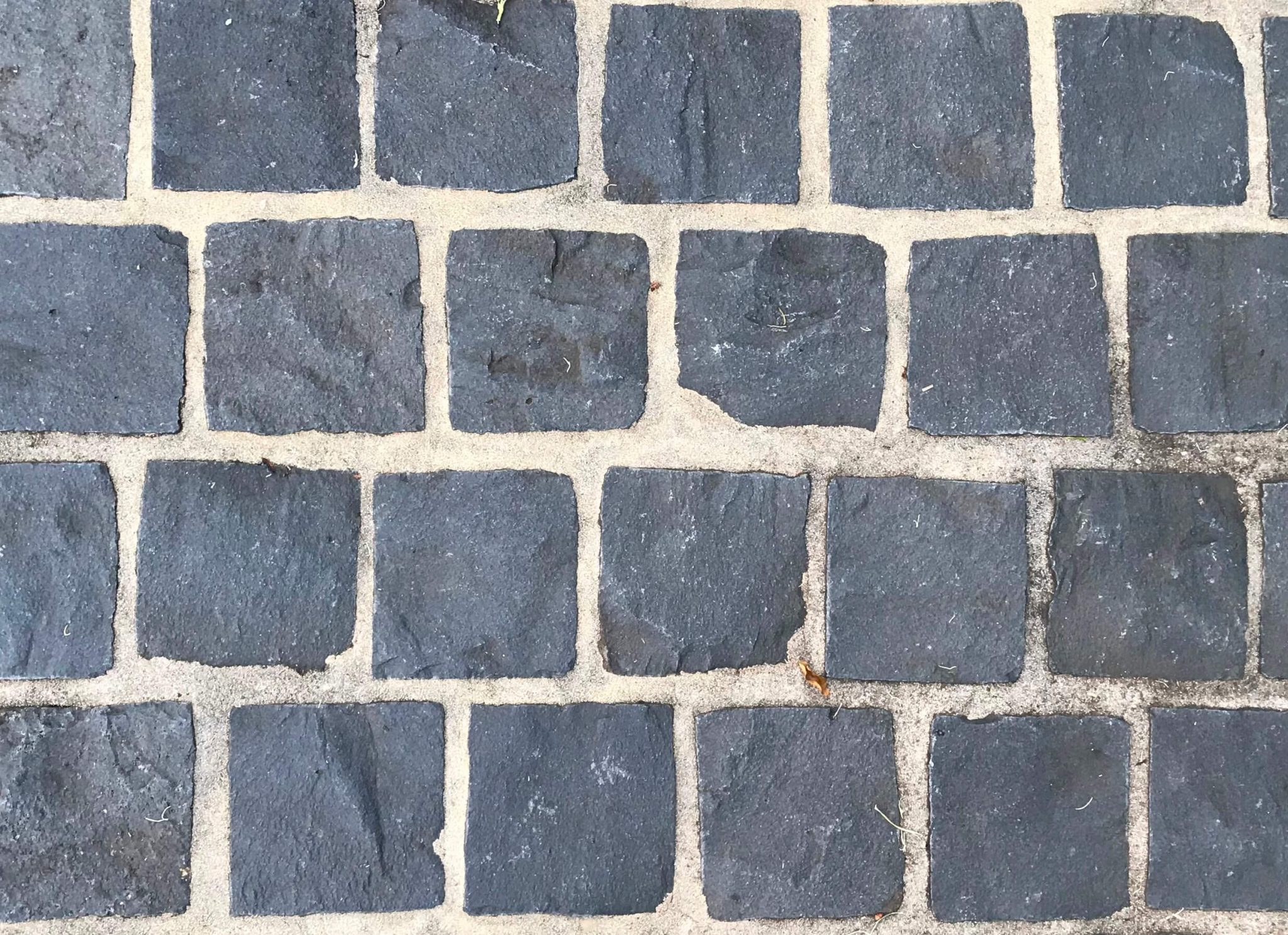 Cubana Basalt Cobble Stone - Pacifico Stone