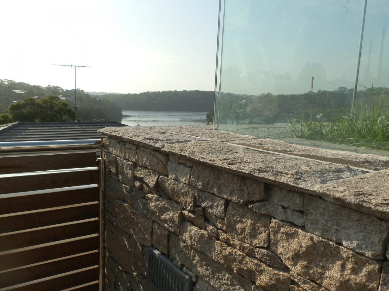 Project Galleries – Rock Wall Feature - Pacifico Stone