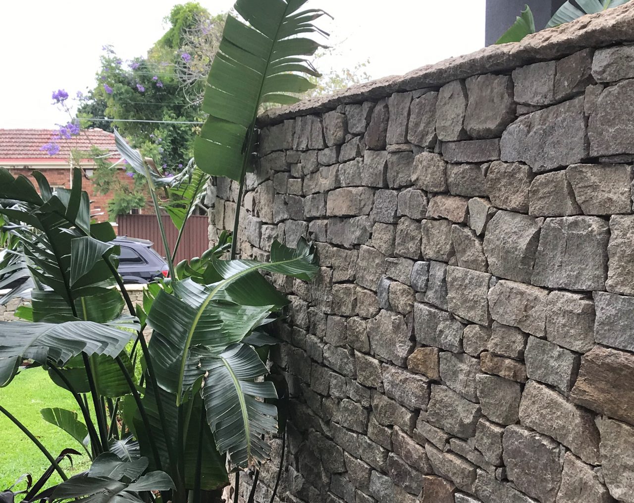 Project Galleries – Rock Wall Feature - Pacifico Stone
