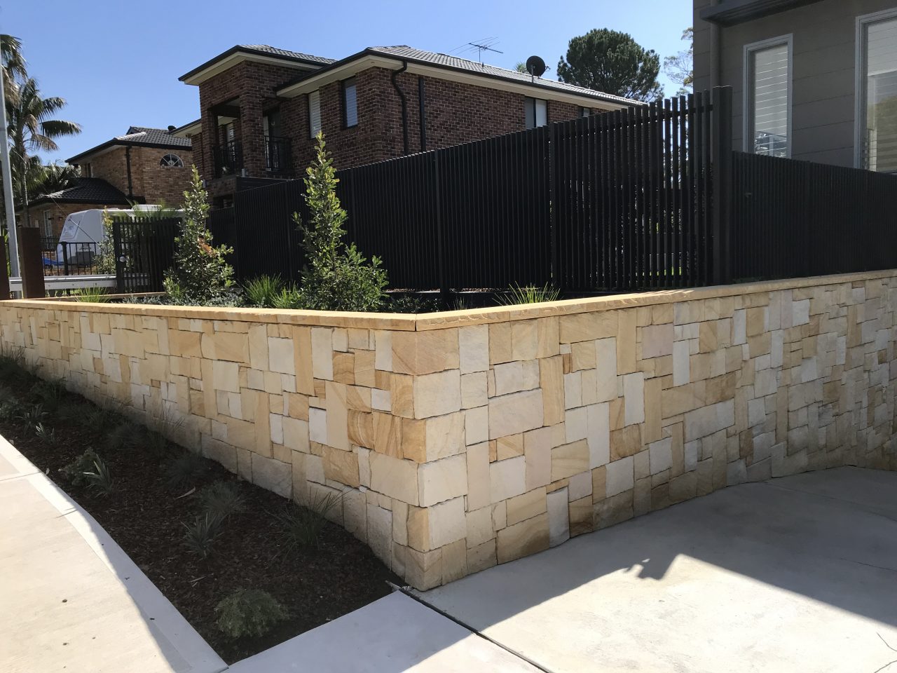 Project Galleries – Rock Wall Feature - Pacifico Stone