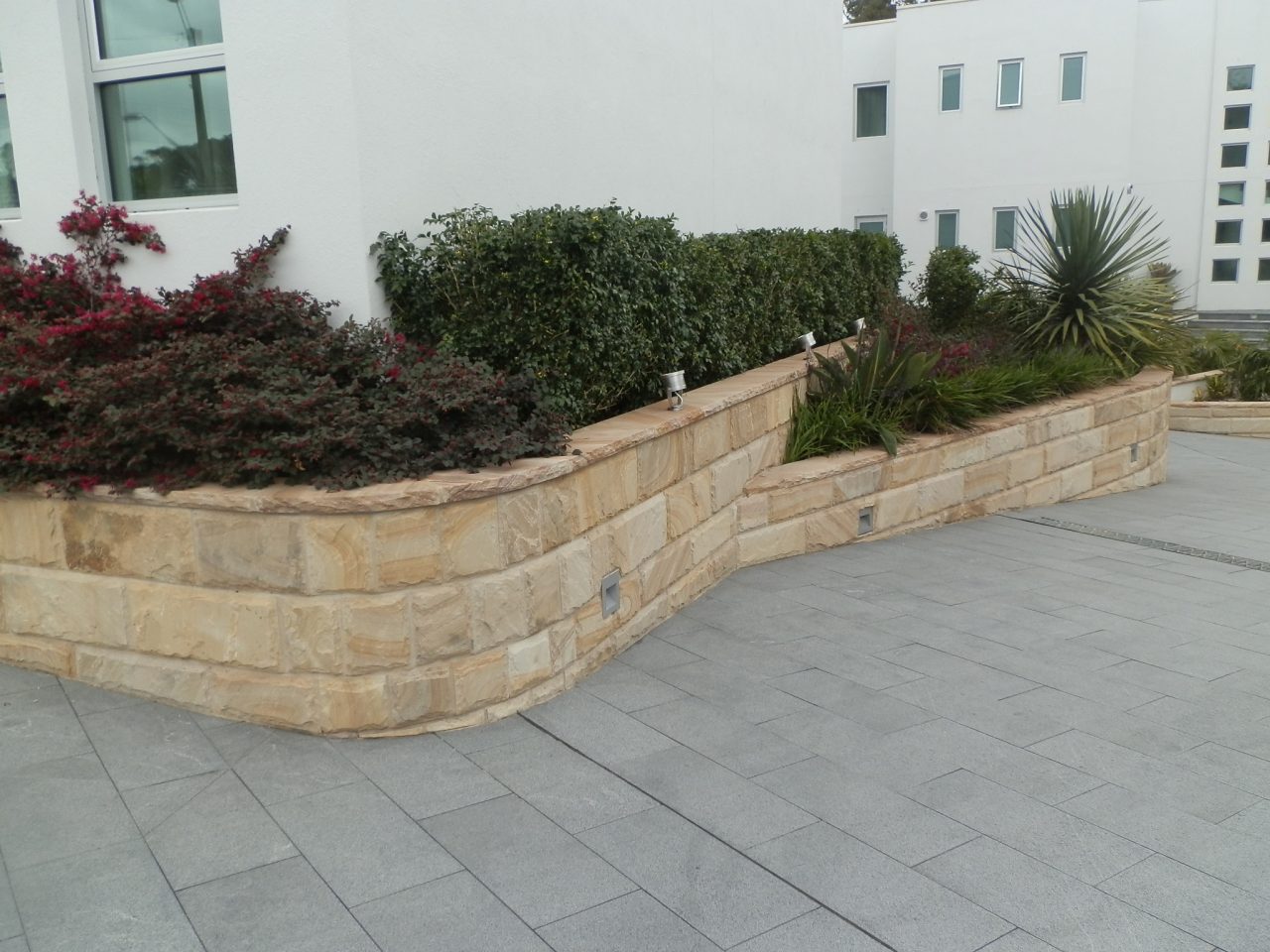 Project Galleries – Rock Wall Feature - Pacifico Stone