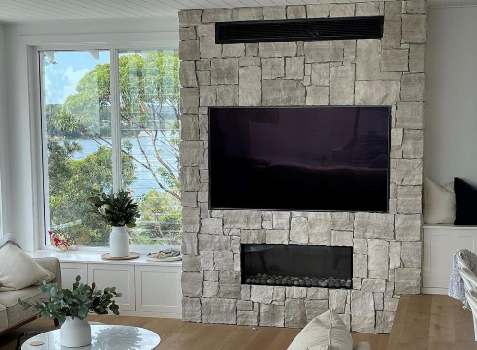 Project Galleries – Rock Wall Feature - Pacifico Stone